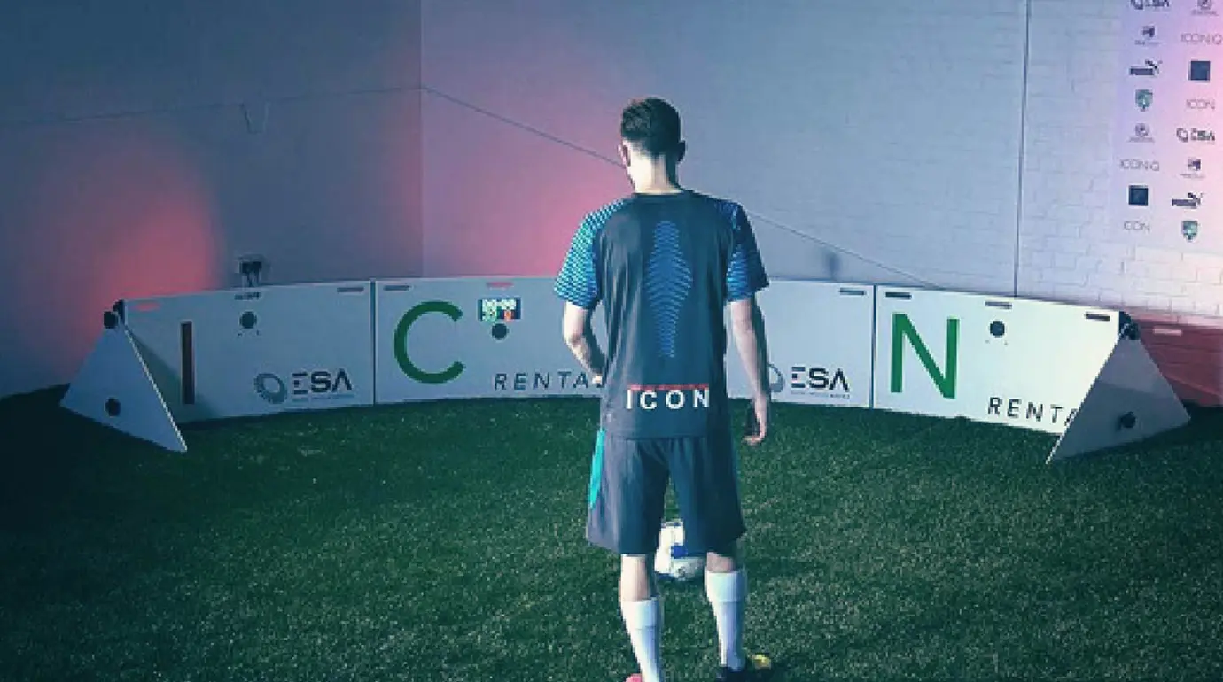 Animation Foot Wall pour les amateurs de sport et de techno